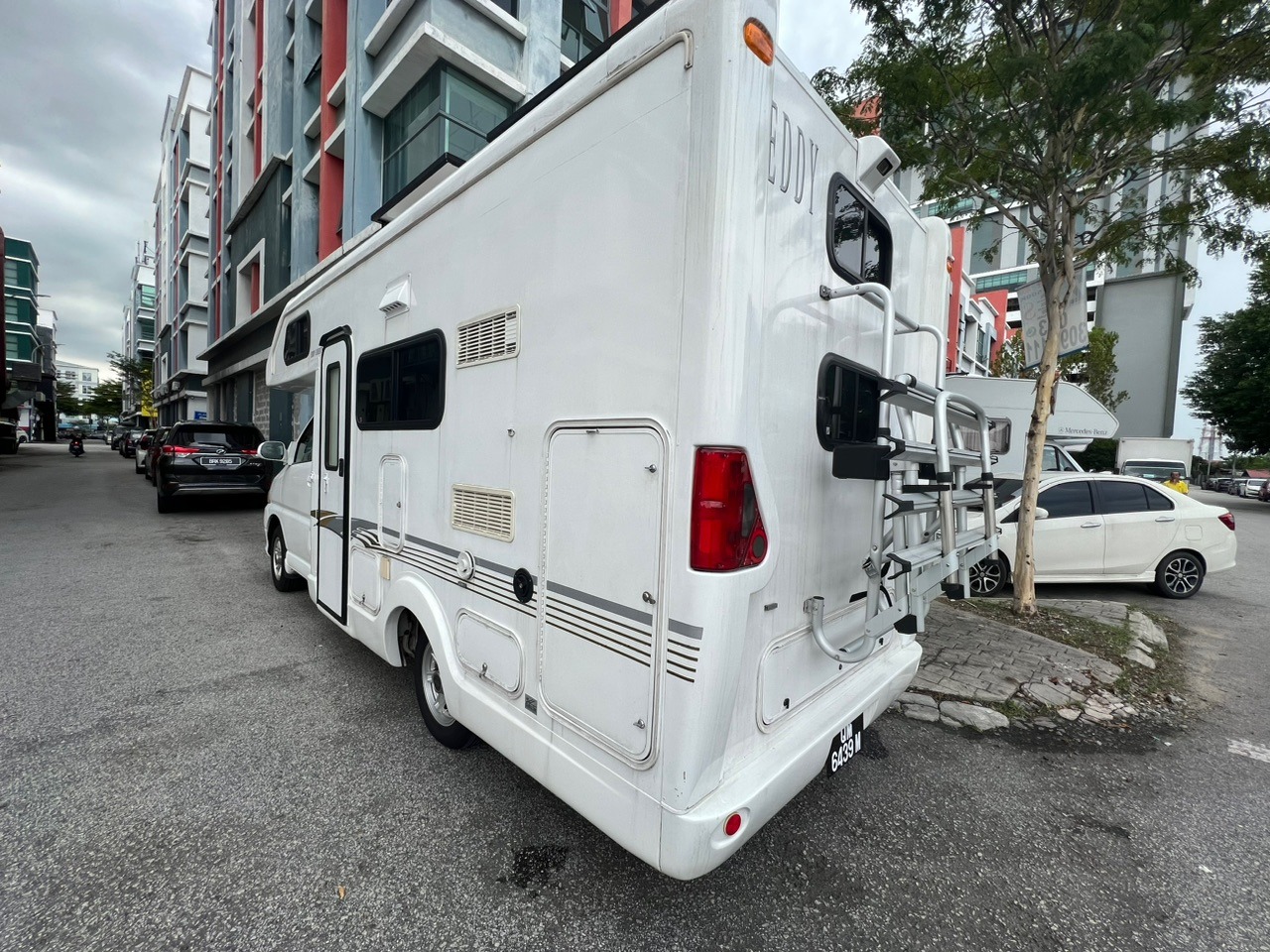 [For Sale] Toyota Grand Hiace 4WD - RV2U