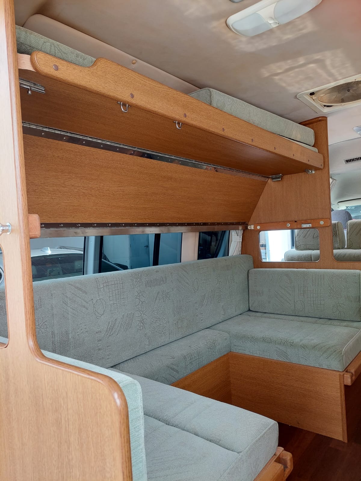 [For Rent] Campervan Toyota Hiace 2.7 Petrol - RV2U