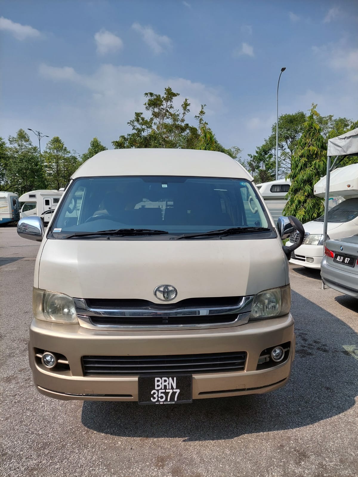 [For Rent] Campervan Toyota Hiace 2.7 Petrol - RV2U